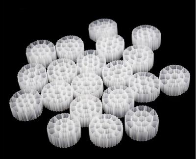 Cina Bio- trasportatori di biofilm del reattore a biofilm MBBR del letto mobile del trasportatore di biofilm di K1 K3 K5 MBBR in vendita