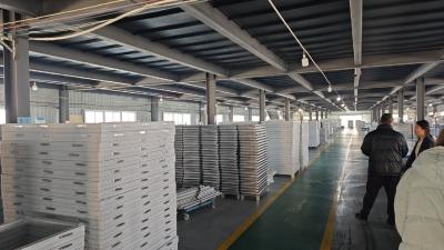 China Innenministerium Hängende Vorhänge Typ Dreifachverglasung Vinyl Schiebefenster zur Winddichtung zu verkaufen