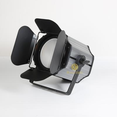 Cina 200W COB Par Light Zoom Bianco caldo/Bianco freddo LED Studio Blinder per alta CRI Ra 90 in vendita