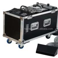 China Nieuwe aankomst 2000W 3000W rookmachine waterbasis lage dubbele uitgang grond mistmachine voor bruiloft Te koop
