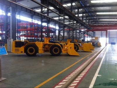 Cina 4 macchine sotterranee dei caricatori LHD di estrazione mineraria del caricatore trasportatore ribaltabile dell'azionamento in vendita