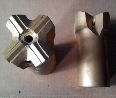 Cina Pezzo X tipo infilato T38 64mm dei pezzi trasversali della roccia 76mm 89mm per la perforazione del banco in vendita