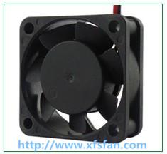 China 40*40*15mm 5V/12V/24V DC Black Plastic Brushless Cooling Fan DC4015 for sale