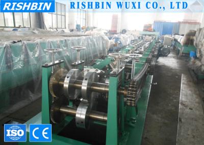 China Größen-justierbarer Kohlenstoffstahl C u. z-Purlin-Metallrolle, die Maschine für PEB bildet zu verkaufen