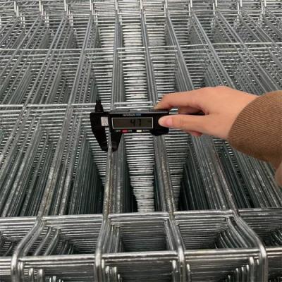China Hot Dip Galvanized PVC Coated Green 3d V Bending Curved Welded Wire Mesh Fence for sale
