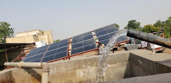 AC Solar Pump Inverter INOMAX Solar MPPT Controller For Solar Irrigation