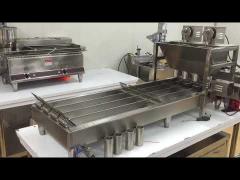 Grote Capaciteits Automatische Doughnut die tot Machine 4 maken Rij met 4800pcs