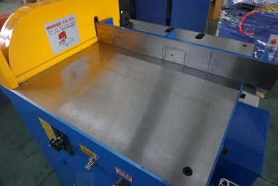 Cina L455 Macchina di taglio di barre di canale in alluminio regolato con interruttore a piedi per varie applicazioni in vendita