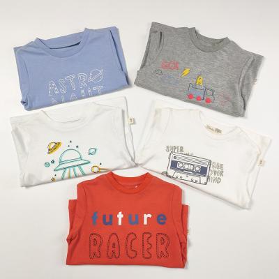 China O-Neck Jungen und Mädchen Langärme Weiß Baby T-Shirt Cartoon Baumwolle Babykleidung zu verkaufen