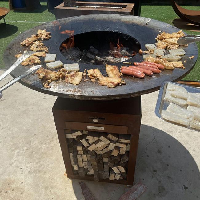rusted color bbq grills