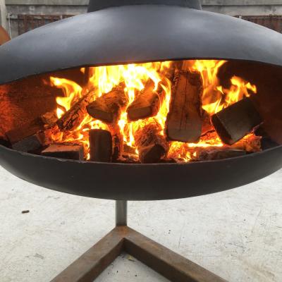 中国 rustproof Hotel Suspended Wood Burning Stove Rotating Hanging Fireplace 1000mm 販売のため