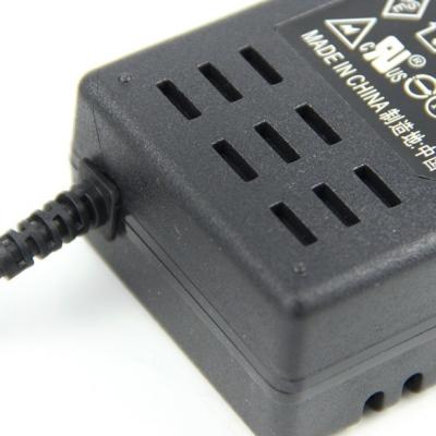 Cina Apparecchi elettrici Sinceramente offerto AC/DC12V 5A Adapter per LED Strip LCD Monitor CCTV in vendita