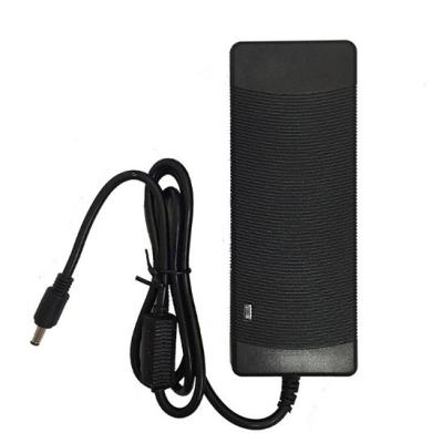 中国 12VDC出力電圧 デスクトップ接続 C電源 100-240V AC 10A 120W アダプター充電器 販売のため