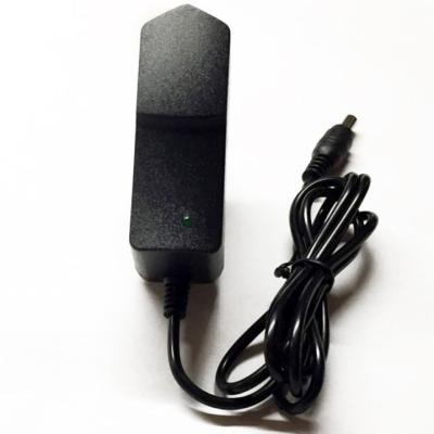 中国 5V 1A プラグイン アダプタ C 電力 AC 100-240V CE 認証と接続プラグ 販売のため