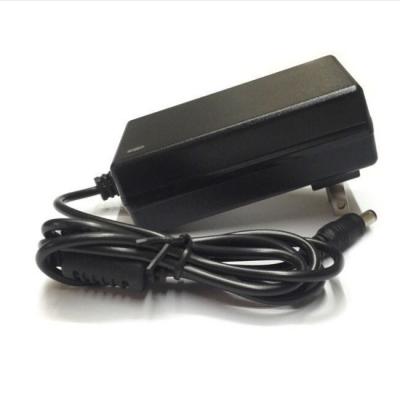 Cina C-Power 30W 15V 2A AC/DC Power Adapter con certificato CE ed efficienza del 85% in vendita