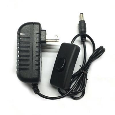 China Adaptador de alimentação AC100-240V de entrada de corrente contínua com interruptor de ligação/desligação Tipo de saída DC 12V 1A 1.5 2A Compacto à venda
