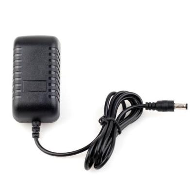 Cina 24V 1A 100V-240V 50/60Hz Adaptore di corrente alternata per presa di Jack a corrente continua nera 5.5*2.5*10mm in vendita