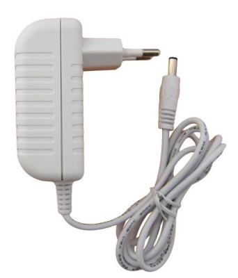 Cina 12v2a White Power Adapter con tipo di uscita in CC e connessione da C-Power in vendita