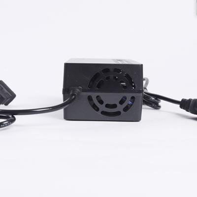 Cina 110V/220V Input 54.6V 4A Caricatore per 48V 30AH Batteria agli ioni di litio Veicolo elettrico a Guangzho in vendita