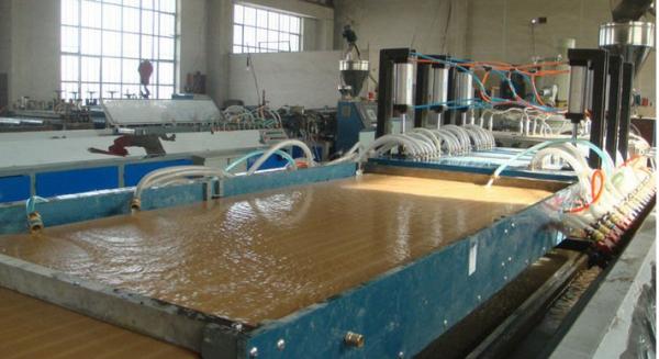 WPC Extrusion Line , Wood Plastic Production Line For Door Board