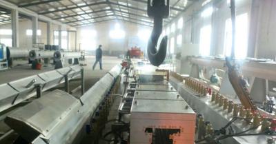 China Línea compuesta plástica de madera de alta velocidad de la protuberancia para el marco de puerta en venta