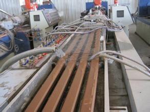 China Full Automatic WPC Profile Production Line , Railing / Tray Profile Plastic Extruder for sale