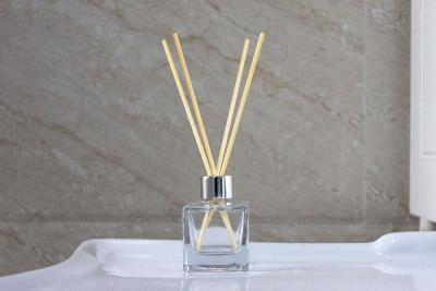 China Clear Crystal Glass Perfume Bottles Refillable 100ml Reed Diffuser Bottles for sale