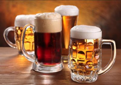 Cina Tazza di birra in vetro cilindrico 16 oz Freezer Tazze di birra Stein con manico in vendita