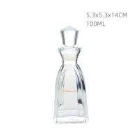 China 100ML Glass Diffuser Bottles Refillable Glass Perfume Vials With Plastic Stopper for sale
