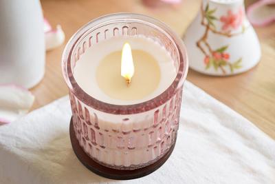 Cina I supporti di candela di vetro d'annata di Tealight hanno impresso la copertura di legno della caratteristica in vendita