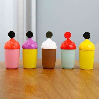 China botella de agua de cristal linda 300ml con la manga protectora del silicón para la consumición de los niños en venta