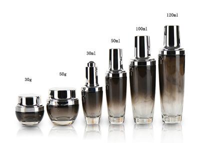 China A garrafa cosmética preta da loção das garrafas de vidro ajustou o frasco 50g do creme encaderna a embalagem à venda