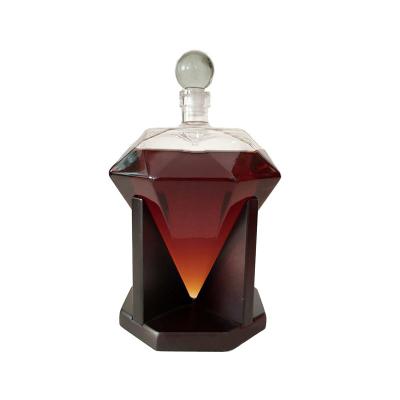 Cina struttura di legno di 1000ml Diamond Shaped Glass Bottle With in vendita