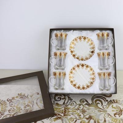Cina la tazza ed il piattino di vetro di disegno dell'oro 100ml hanno fissato lo stile arabo in vendita
