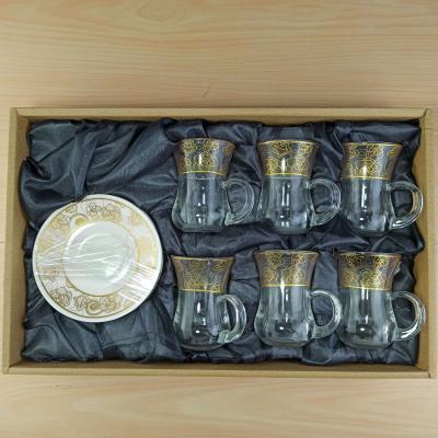 Cina la tazza ed il piattino di vetro di disegno dell'oro 100ml hanno fissato lo stile arabo in vendita