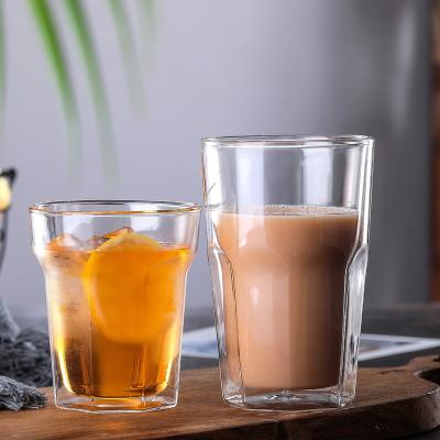 Cina Tazza trasparente 200ml 400ml del doppio del vetro borosilicato per Juice Tea Milk in vendita