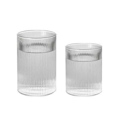 Cina Il verticale di vetro senza piombo classico della tazza bevente 300ml 400ml ha barrato in vendita