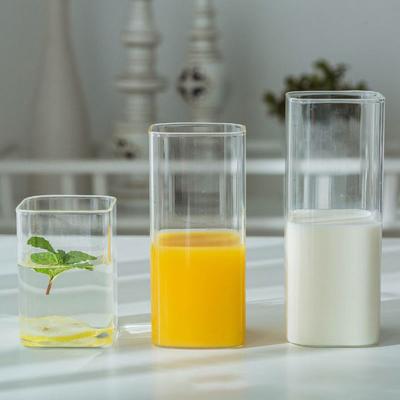 China Vierkante Hoge Borosilicate Gepersonaliseerde Glaskop 250ml 400ml voor Ontbijtmelk Te koop