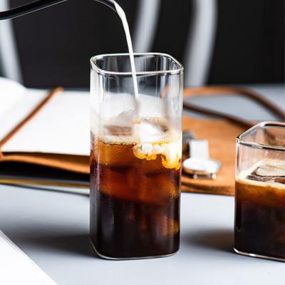 China Vierkante Hoge Borosilicate Gepersonaliseerde Glaskop 250ml 400ml voor Ontbijtmelk Te koop