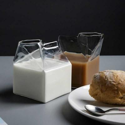 Cina Alta forma quadrata di vetro della bottiglia 250ml del latte della prima colazione del borosilicato chiara in vendita