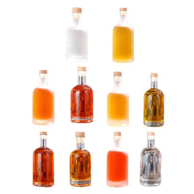 Cina Bottiglia glassata trasparente di vetro del liquore di spirito della vodka del whiskey della bottiglia di Juice Wine della bevanda in vendita