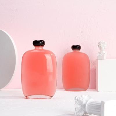 Cina bottiglie di vetro di miscela di 250ml 350ml Juice Hip Flask Bottles Cold con i coperchi del metallo in vendita