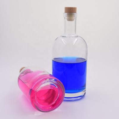 Cina Cork Lid Empty Glass Wine sigillato imbottiglia la bottiglia di whiskey di 200ml 500ml in vendita