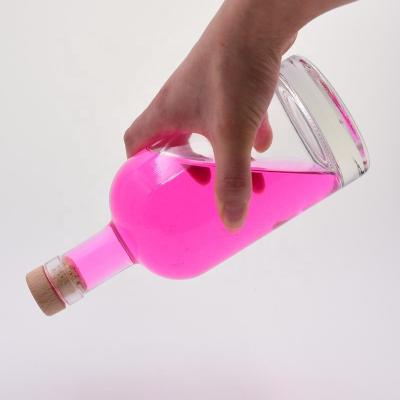 Cina Cork Lid Empty Glass Wine sigillato imbottiglia la bottiglia di whiskey di 200ml 500ml in vendita