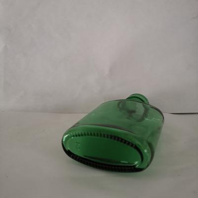 中国 100ml 200mlの緑の空のガラスねじふたのシーリングをワイン・ボトル 販売のため