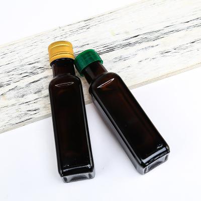 Cina Copertura di Olive Oil Bottle With Plastic di vetro del quadrato 100ml Brown in vendita