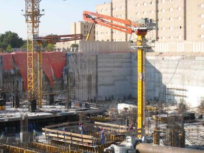 Cina Wireless Remote Control Climbing Placing Boom Concrete 2.3t Counterweight in vendita