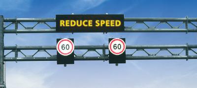 中国 LEDスクロールメッセージディスプレイ 屋外高速道路 LED交通標識ディスプレイ 販売のため