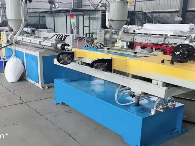 PE PP PVC Single Wall Corrugated Pipe Line