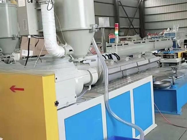 PE PP PVC Single Wall Corrugated Pipe Line